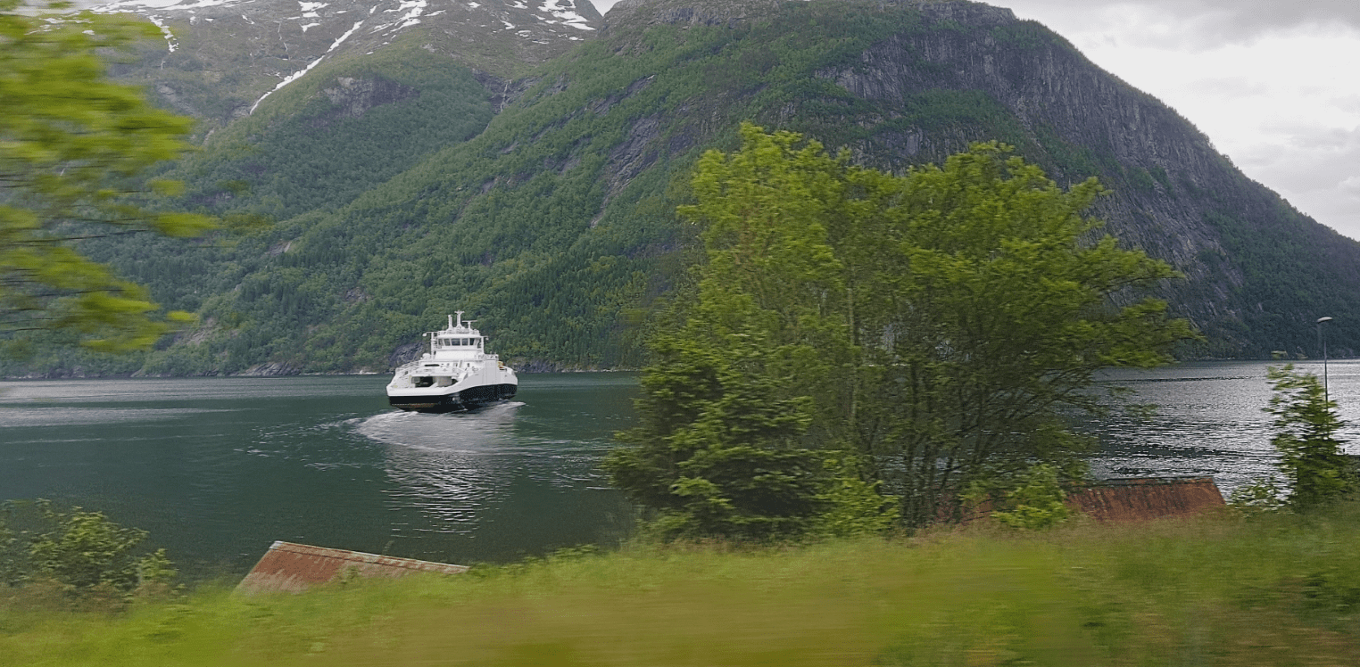 Ferge Utne - Kvanndal: Kommende avganger, Priser og Beliggenhet - Ferje